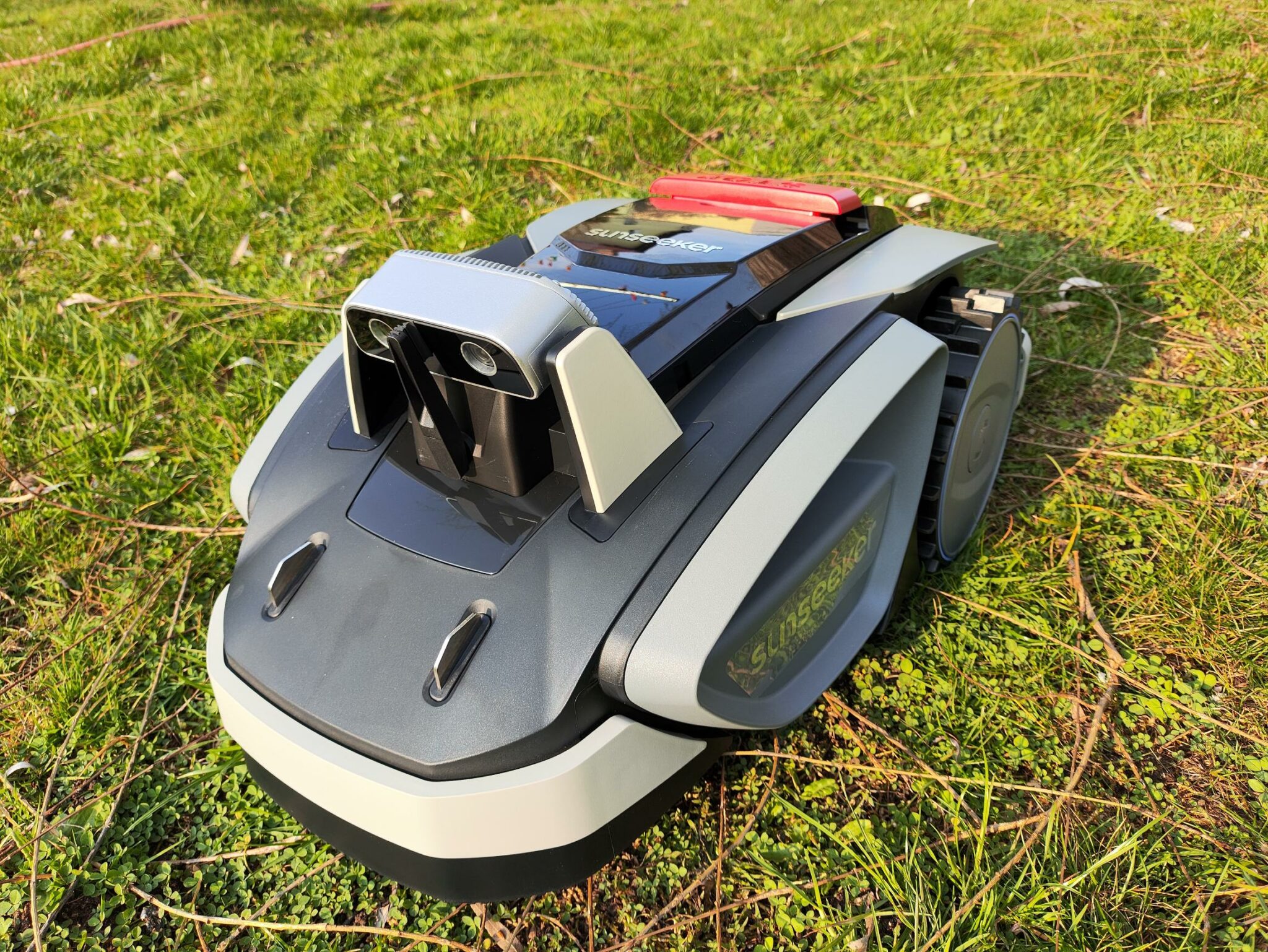 Sunseeker V3 im Test - Rasenmähroboter mit KI-Kamera