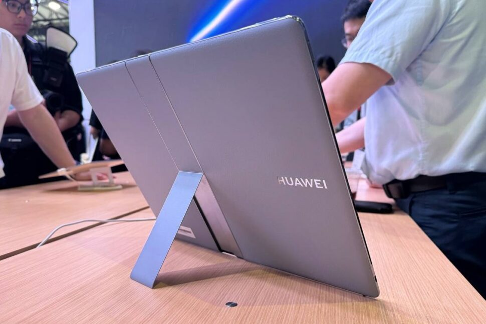 Huawei MateBook Fold Ultimate: ein 18 Zoll Falt-Laptop?